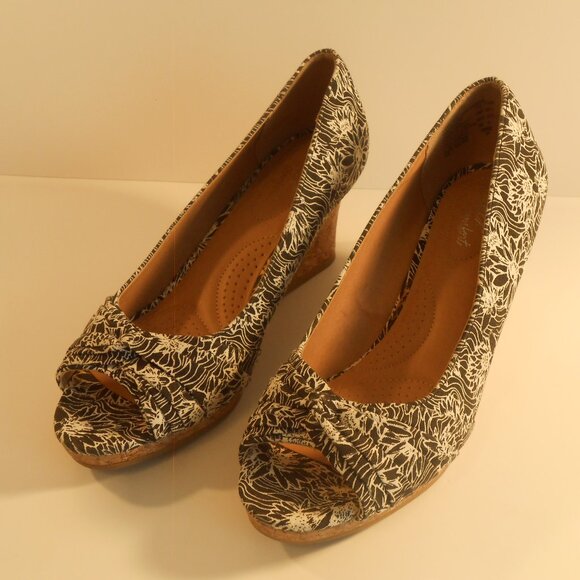dexflex comfort | Shoes | Dexflex Comfort Wedge Pump With Peep Toe ...